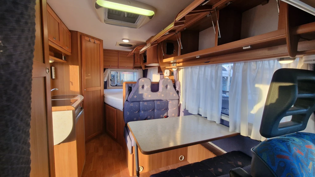 Camper kopen: Roller Team Corfu 215 2,8 128PK 72.569km